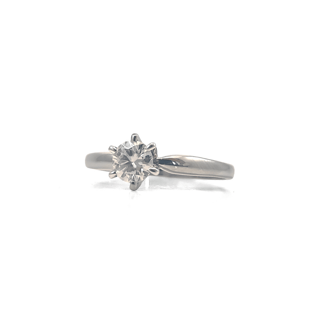 Claw Solitaire Ring | Lumière Gems